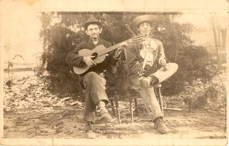 Guitar and fiddle player